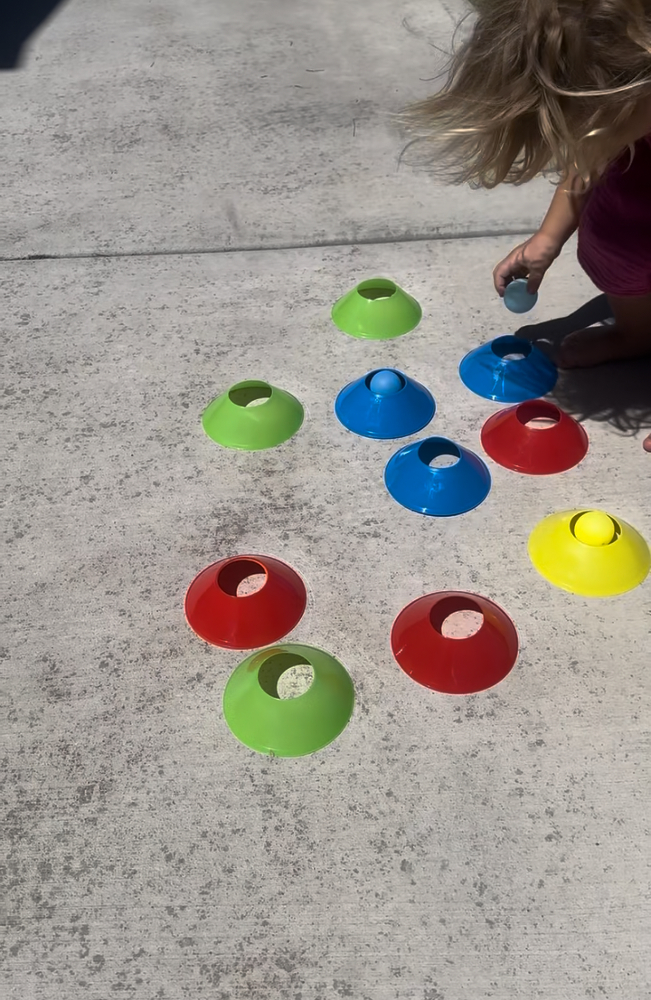 Easy Toddler Activities to Keep Them Entertained Indoors or Outdoors ...